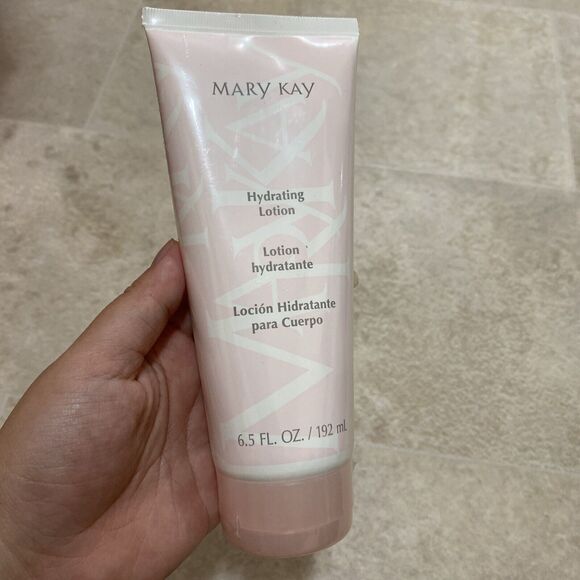 Mary Kay | Skincare | Mary Kay Hydrating Lotion 65 Fl Oz 92ml Sealed ...